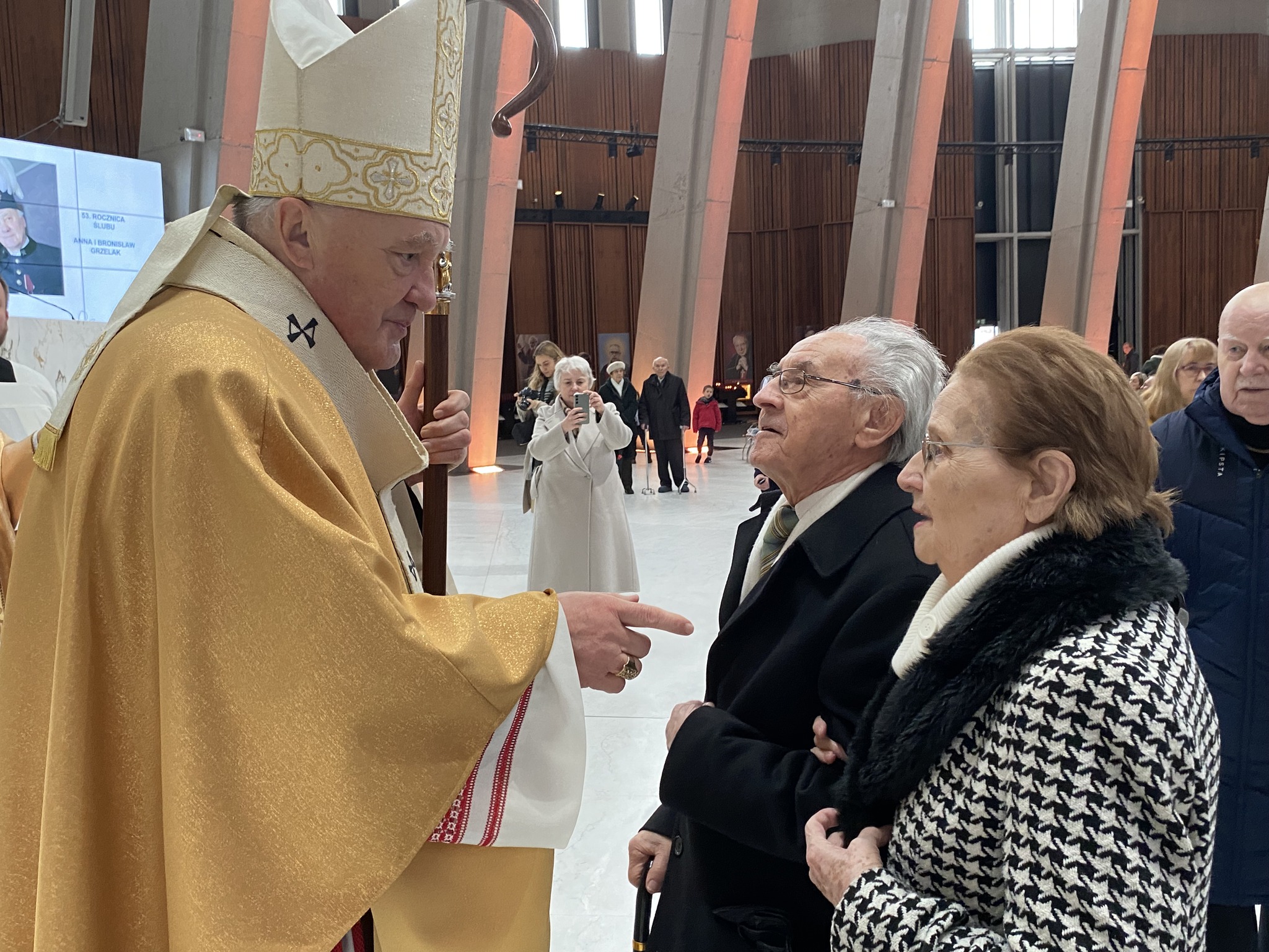 Kard. Nycz do małżonków: Wasze jubileusze są ważnym znakiem dla świata ...